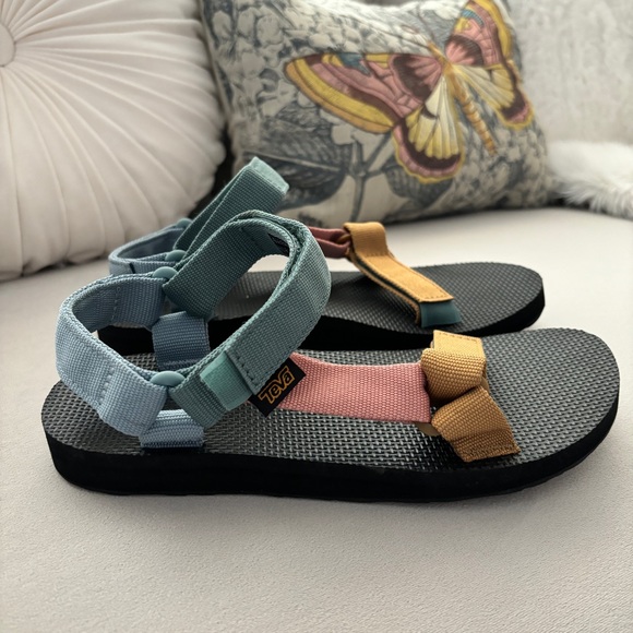 Teva | Shoes | Teva Original Universal Sandals Light Multi Size 6 New ...